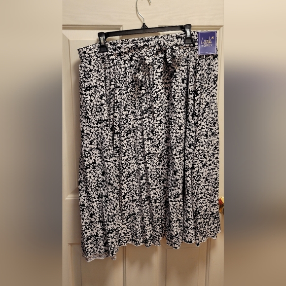 Lark + Grey | Skirts | Lark Grey Pleated Skirt Nwt | Poshmark